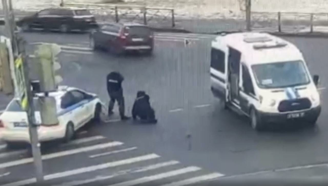Петербургский пьяный гонщик-нарушитель получил пулю в колеса за попытку ...